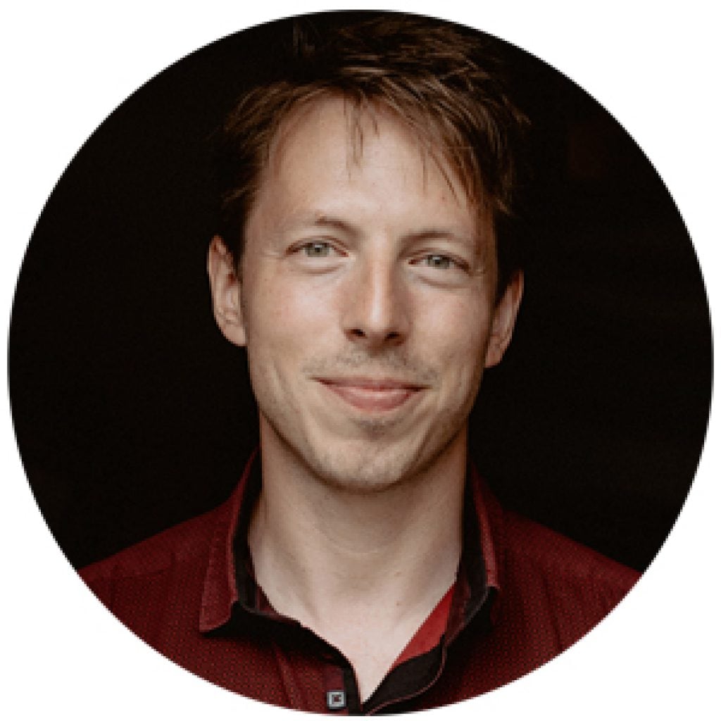 Reinventing teamwork - A social intranet for the municipality of Rotterdam Reinventing teamwork - A social intranet for the municipality of Rotterdam